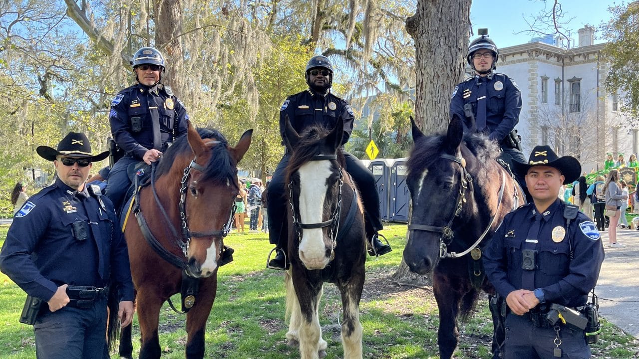 MOUNTED PATROL - SAVANNAH POLICE